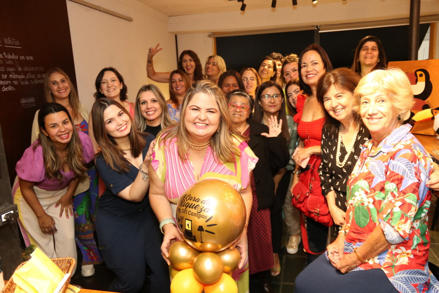 Dri Campos recebe amigas e clientes para comemorar 1 ano da empresa 'A ...